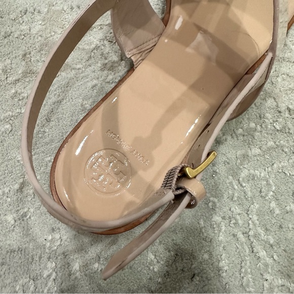 Tory Burch | Shoes | Tory Burch Benton 2 Flat Thong Sandal In Goan Sand ...